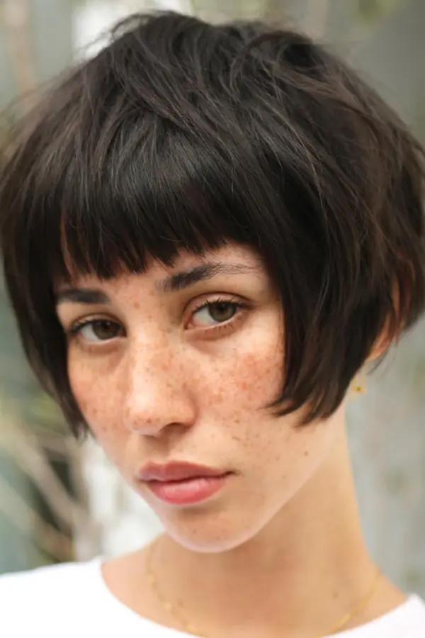 10 Cute Ear Length Bob Hairstyles That Always Look Chic