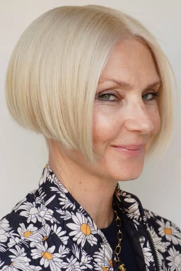Micro Bob Haircut: The Bold, Low-Maintenance Style Taking Over Salons